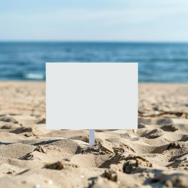 Descarga Letrero en Blanco en la Playa de Arena Mockups En Línea ...