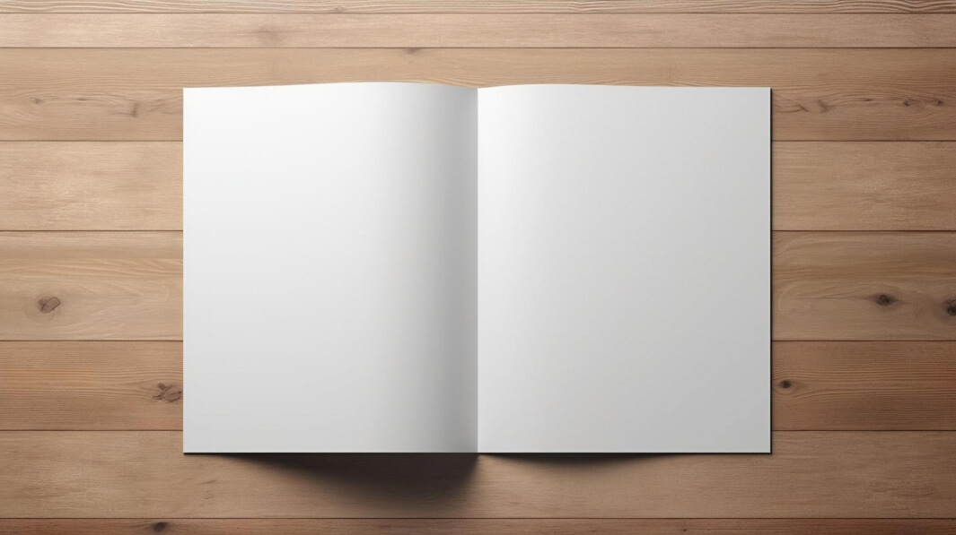 Descarga Libro en blanco abierto sobre fondo de madera Mockups En Línea ...