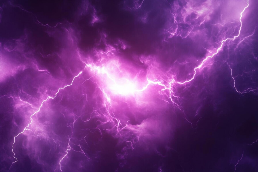 Baixe Raio Roxo em Nuvens Tempestuosas Backgrounds - Creative Fabrica