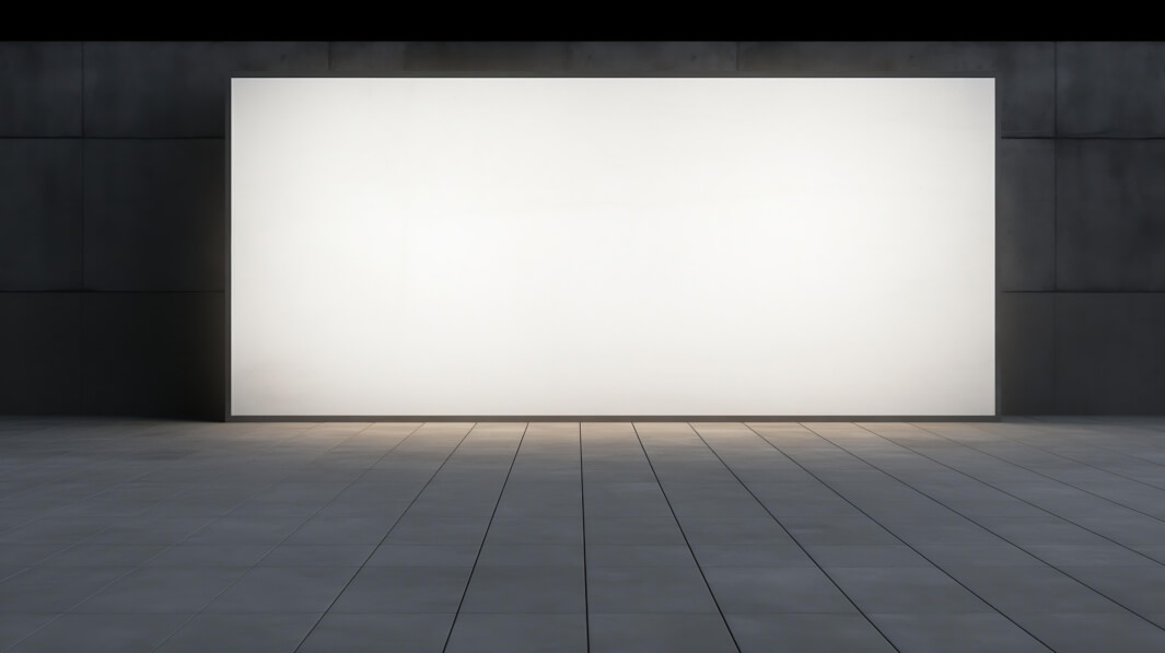 Descarga Pantalla blanca en blanco en un espacio minimalista Mockups En ...