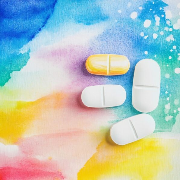 Descarga Píldoras sobre fondo de acuarela vibrante Fondos En Línea ...