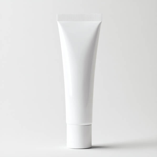 Pobierz narzędzie Minimalistyczna biała tubka kosmetyczna Mockups ...