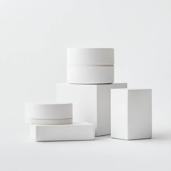 Baixe Embalagens Minimalistas Brancas Mockups - Creative Fabrica