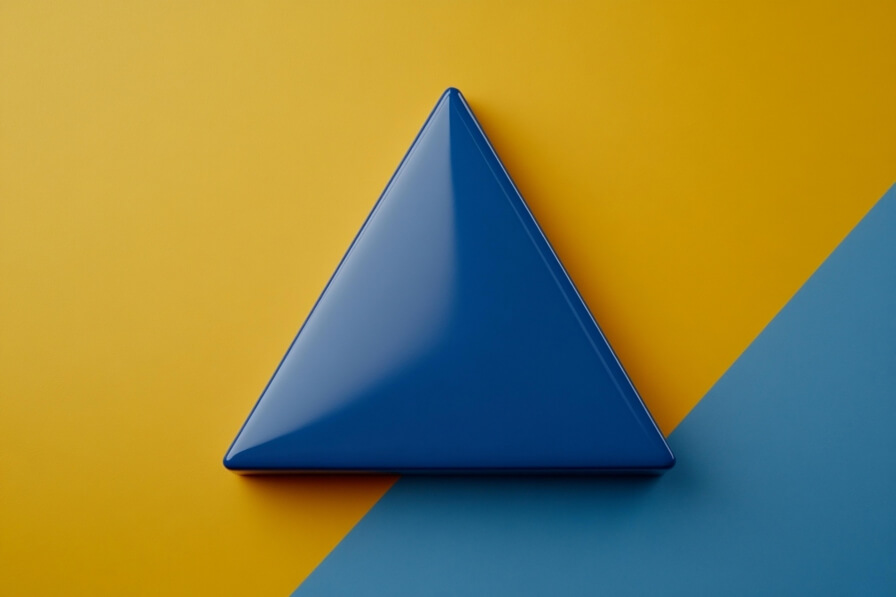 Baixe Triângulo Azul em Fundo Amarelo e Azul Mockups - Creative Fabrica