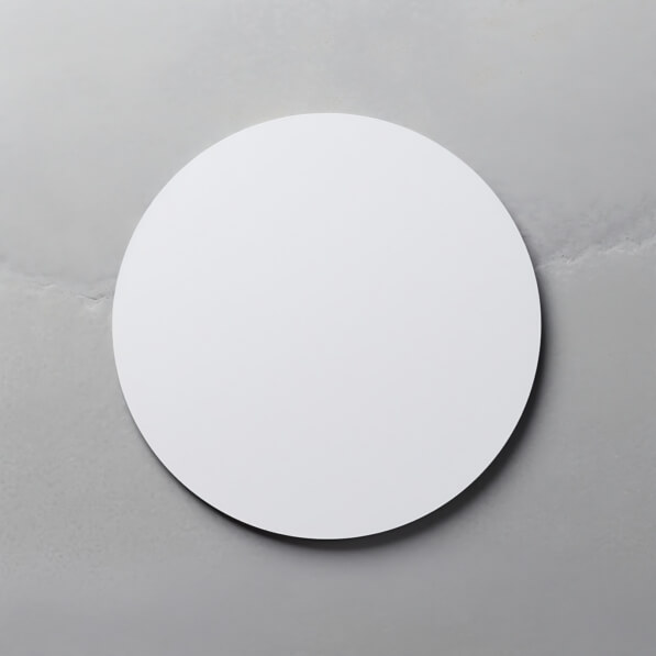 Descarga Círculo Blanco Minimalista sobre Fondo Gris Mockups En Línea ...